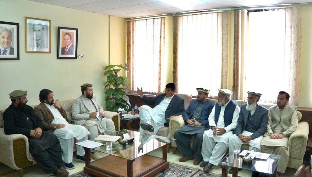 A delegation of PMLN hailing from merged districts calls on Federal ...